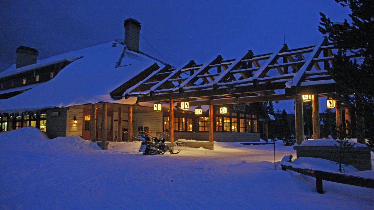 Where to Stay in Winter in Yellowstone | Which Winter Lodges are Open?
