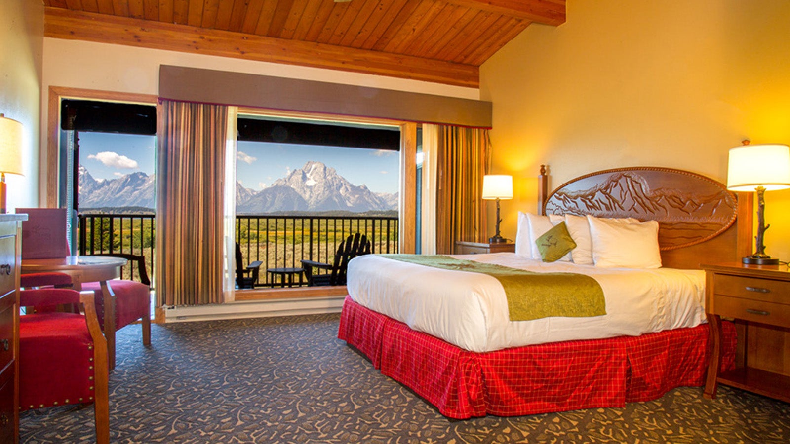 Grand Teton National Park Hotels, Restaurants and Activities